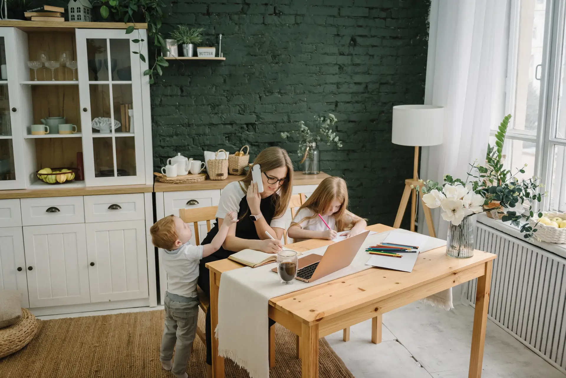 Detract vs. Distract – The Art of Grammar